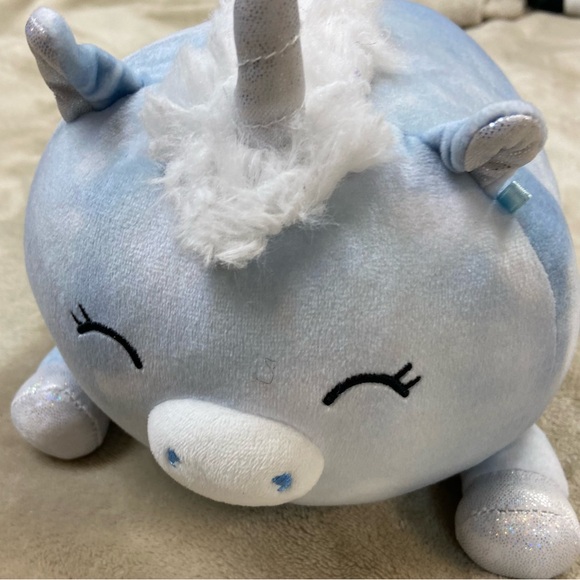 Squishmallows | Toys | Squishmallow Devla The Unicorn 75 Laying Hug Mee ...